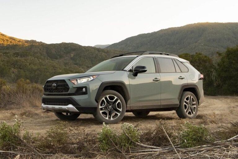 Toyota RAV4 2019 en México: Precios, versiones y equipamiento